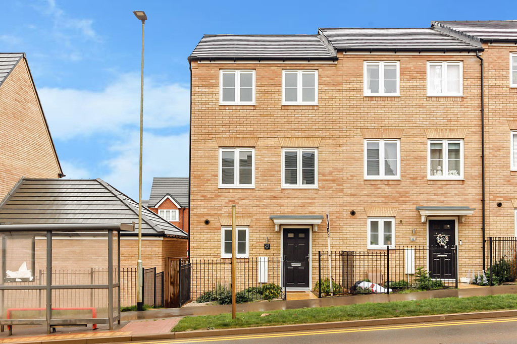 4 bedroom property for sale in Driver Way, Wellingborough, NN8 1FU